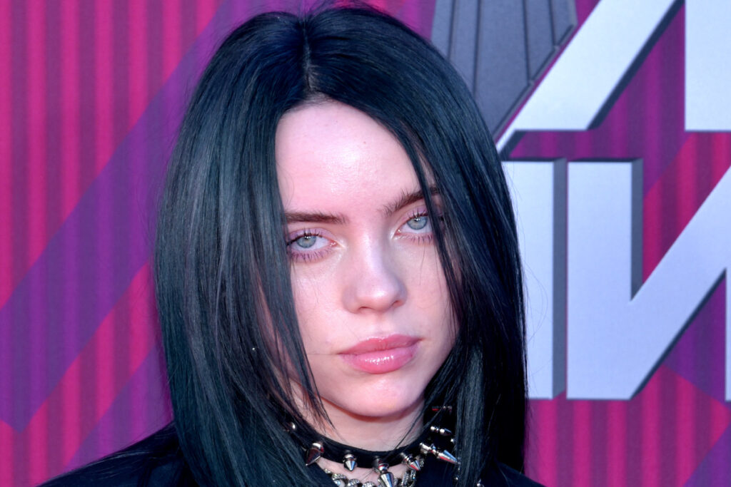 Billie Eilish odhaluje 3D koncertní film s Jamesem Cameronem